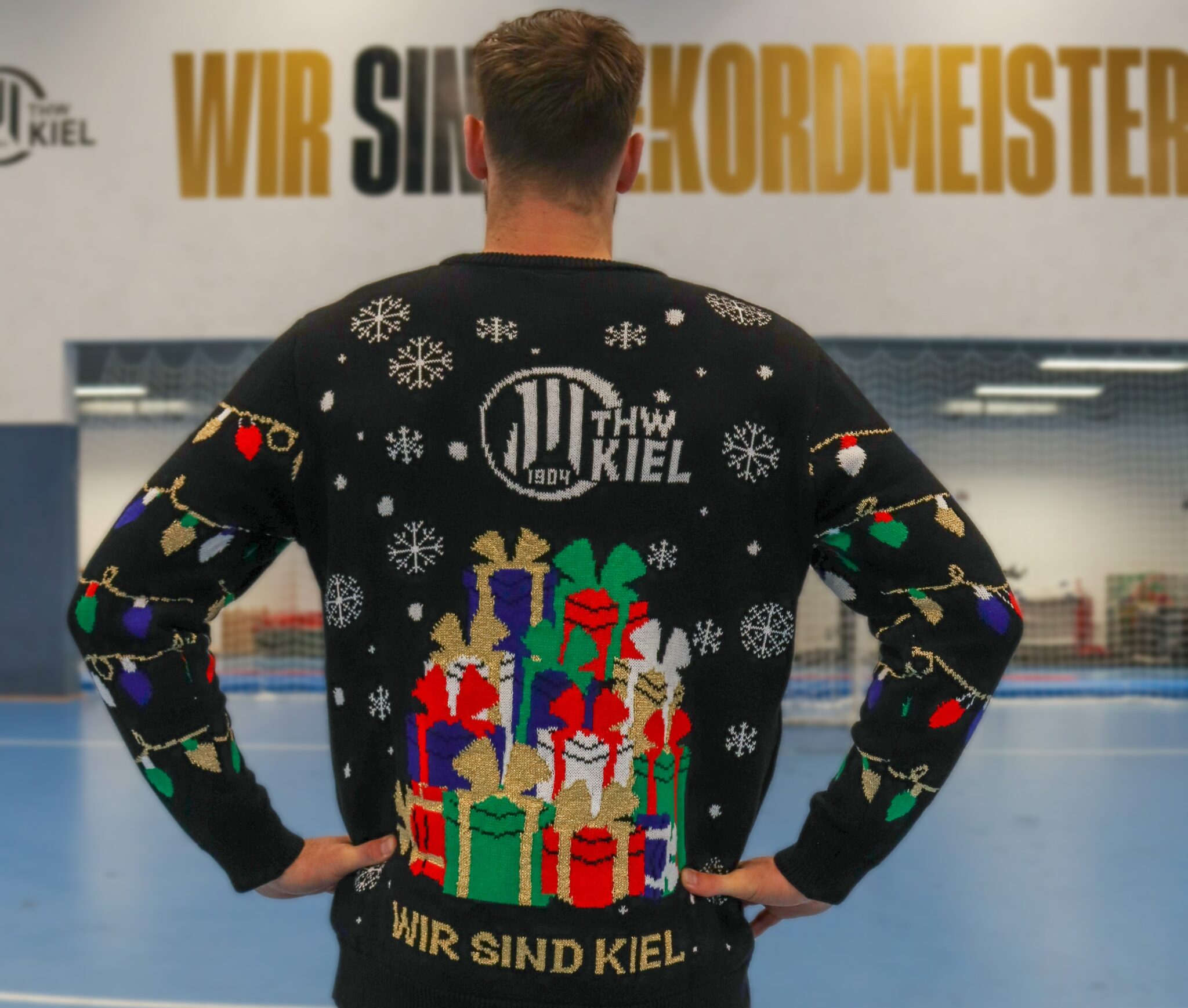 Verkaufsstart für den exklusiven THW-Weihnachtspullover am Mittwoch ...