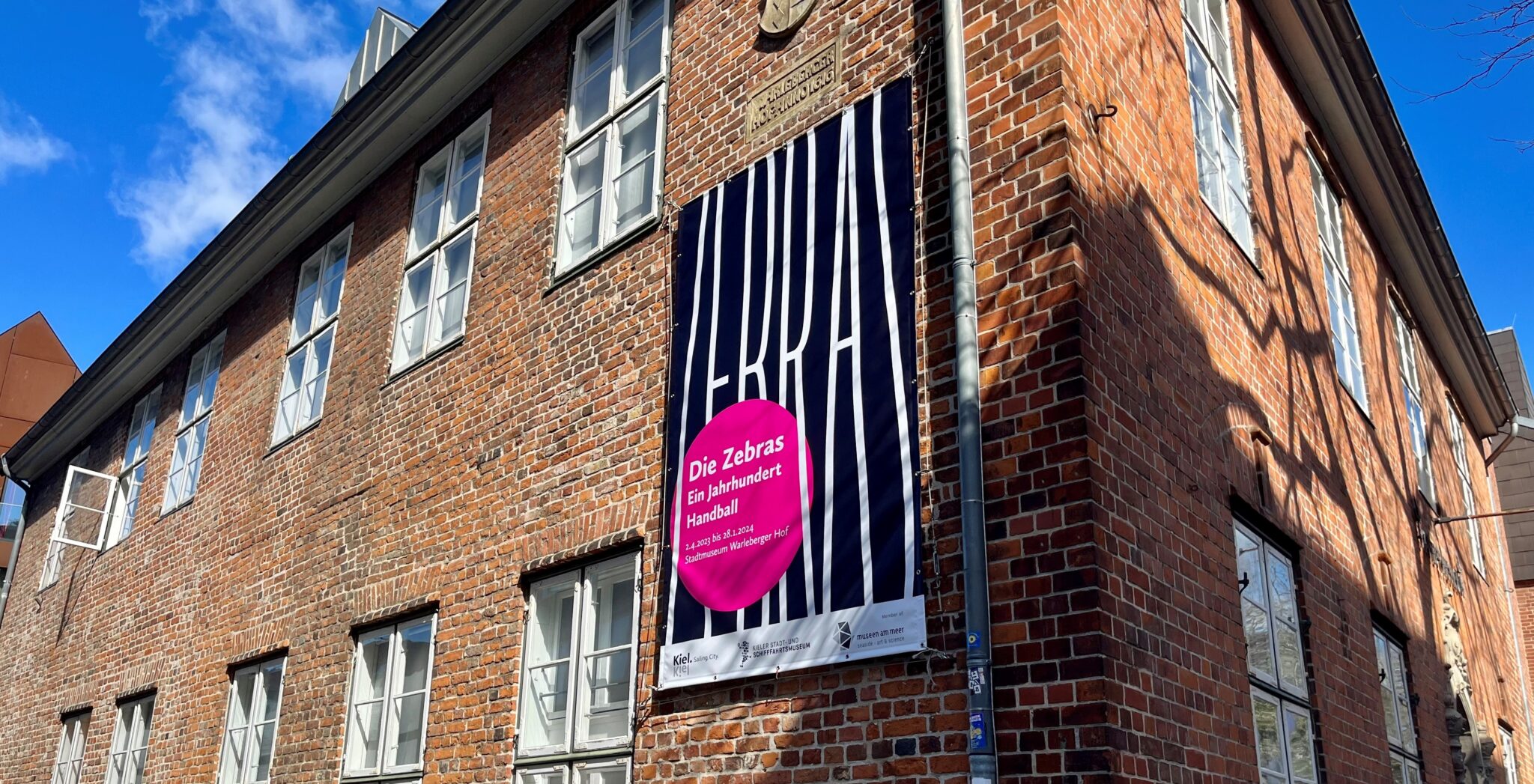 Ein Jahrhundert Handball: Zebra-Ausstellung im Warleberger Hof eröffnet ...