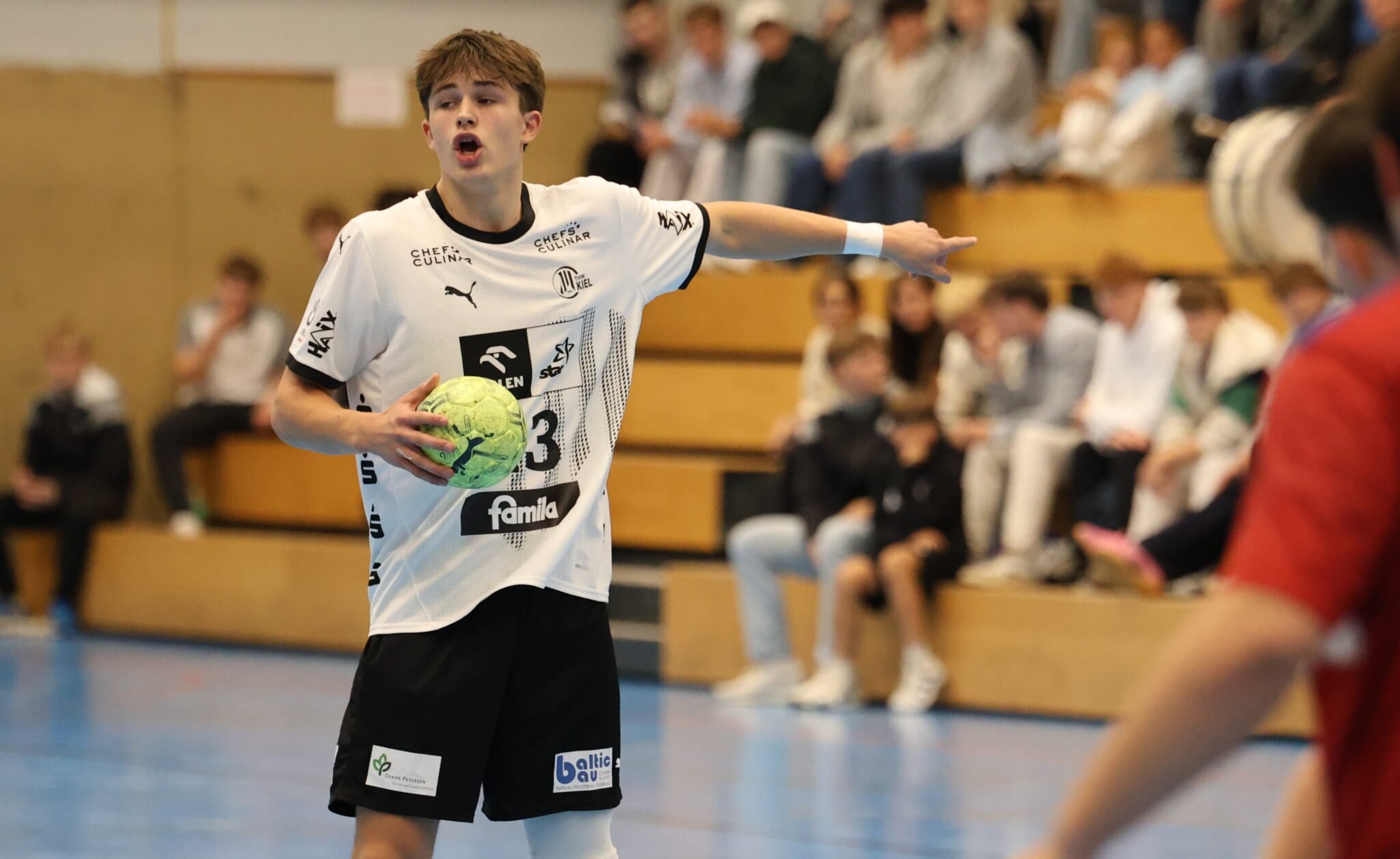 Nachwuchs-Talent Rasmus Ankermann unterschreibt Profi-Vertrag beim THW ...