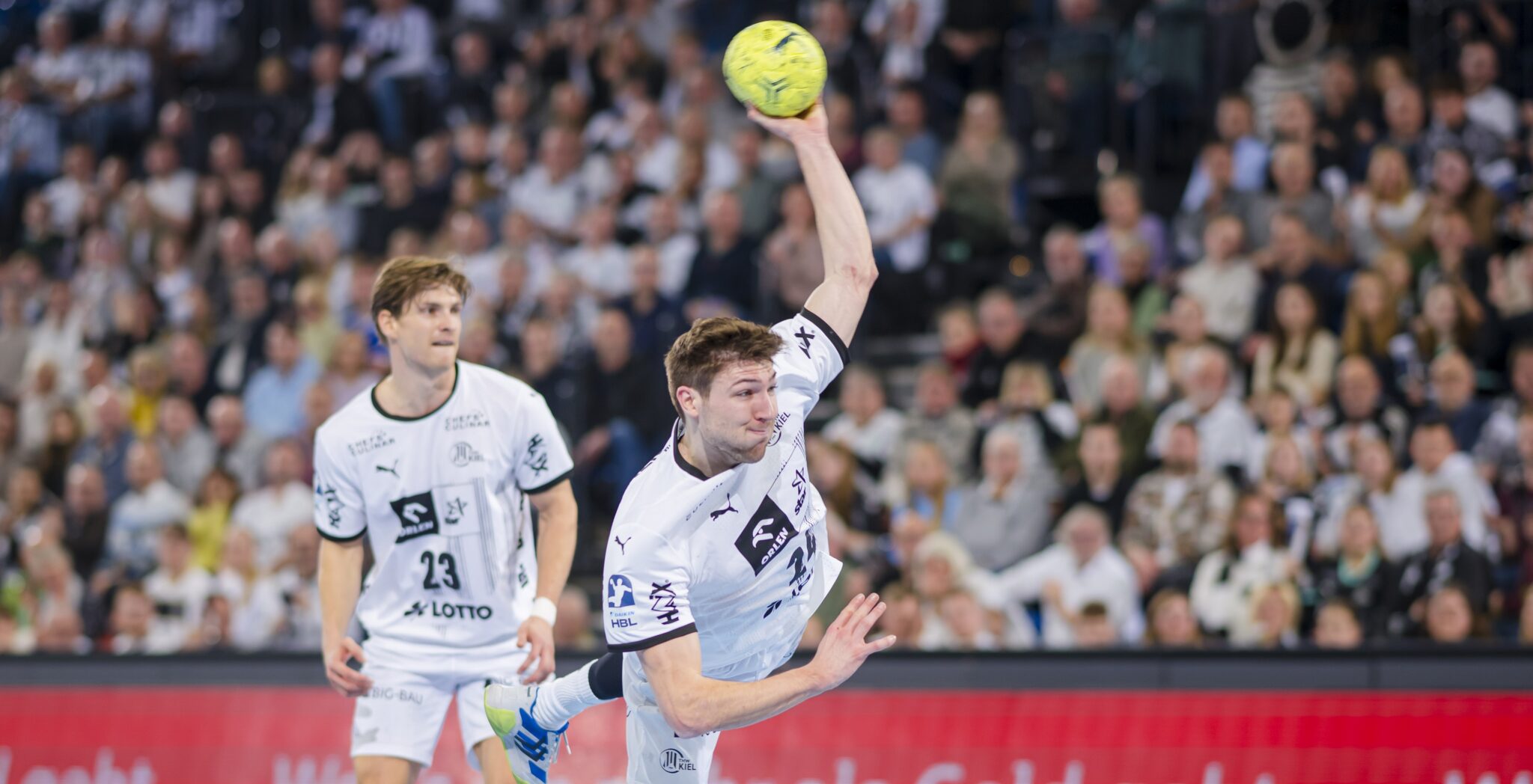 Beach-Clean-up: 1,1 Tonnen Müll vom Strand gesammelt und aus dem Wasser ...