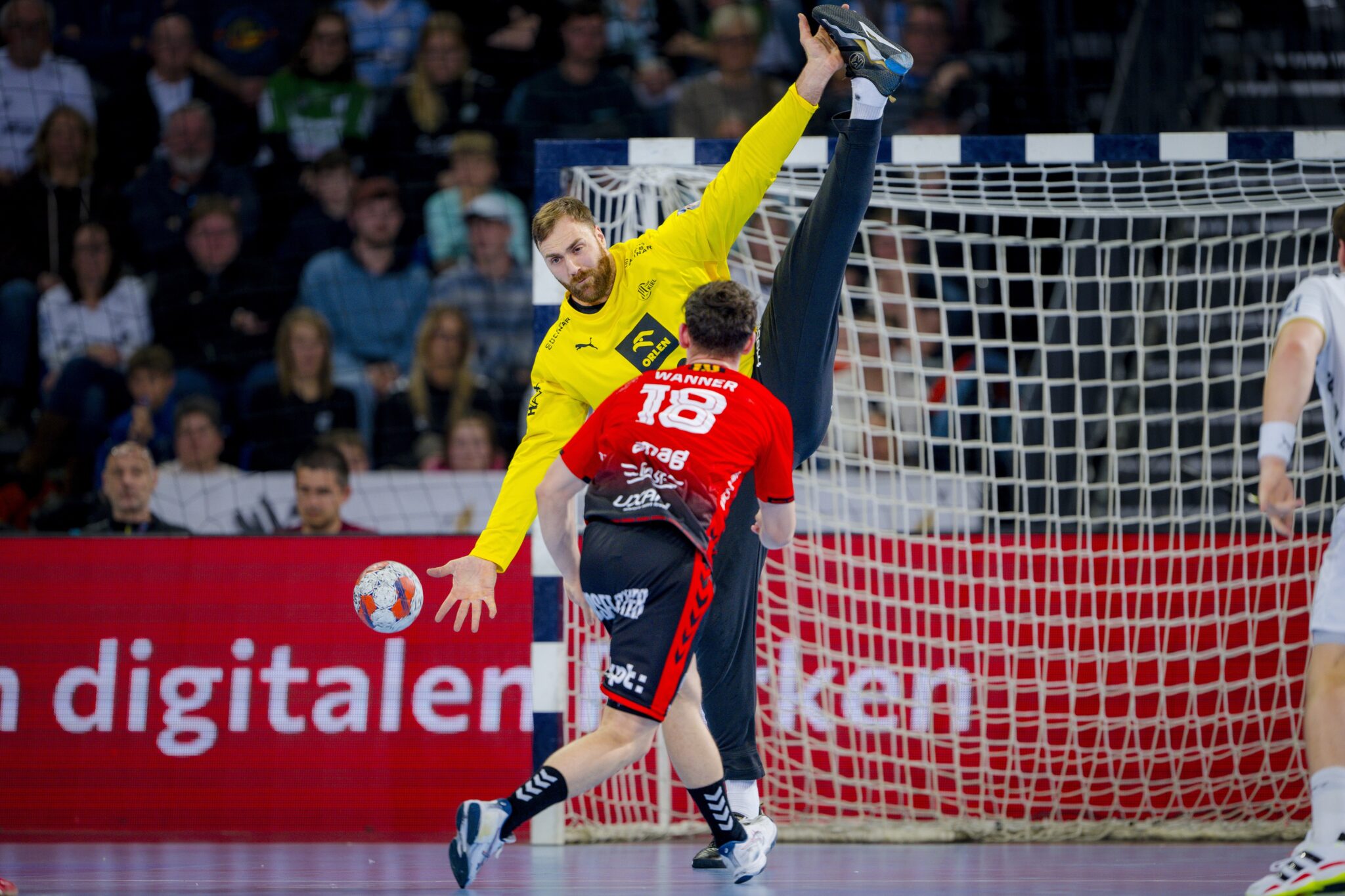 THW-Torhüter Andreas Wolff ist Deutschlands Handballer des Jahres 2025 ...